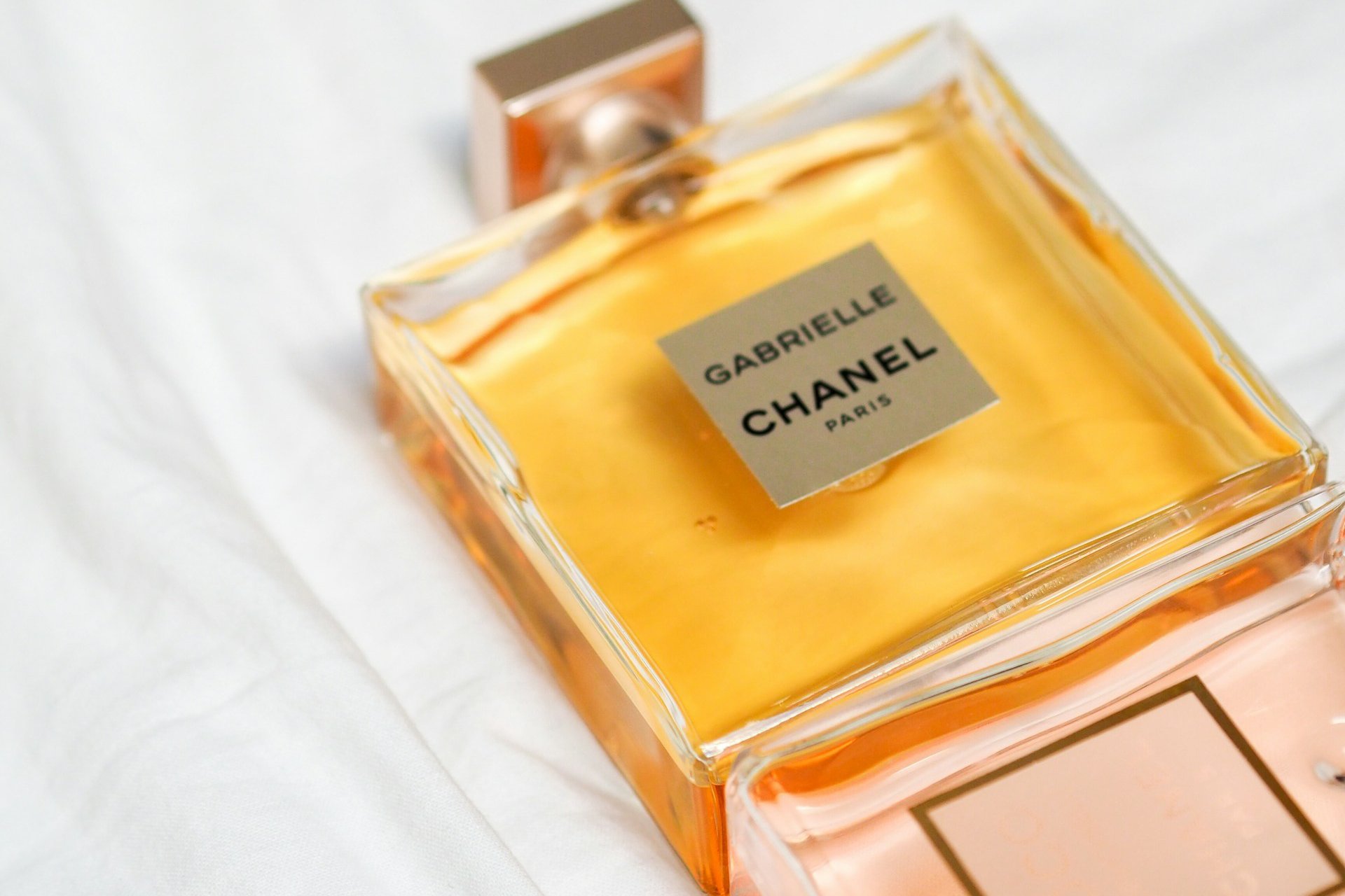 Jak vybrat parfém na míru, aby vám 100% seděl?